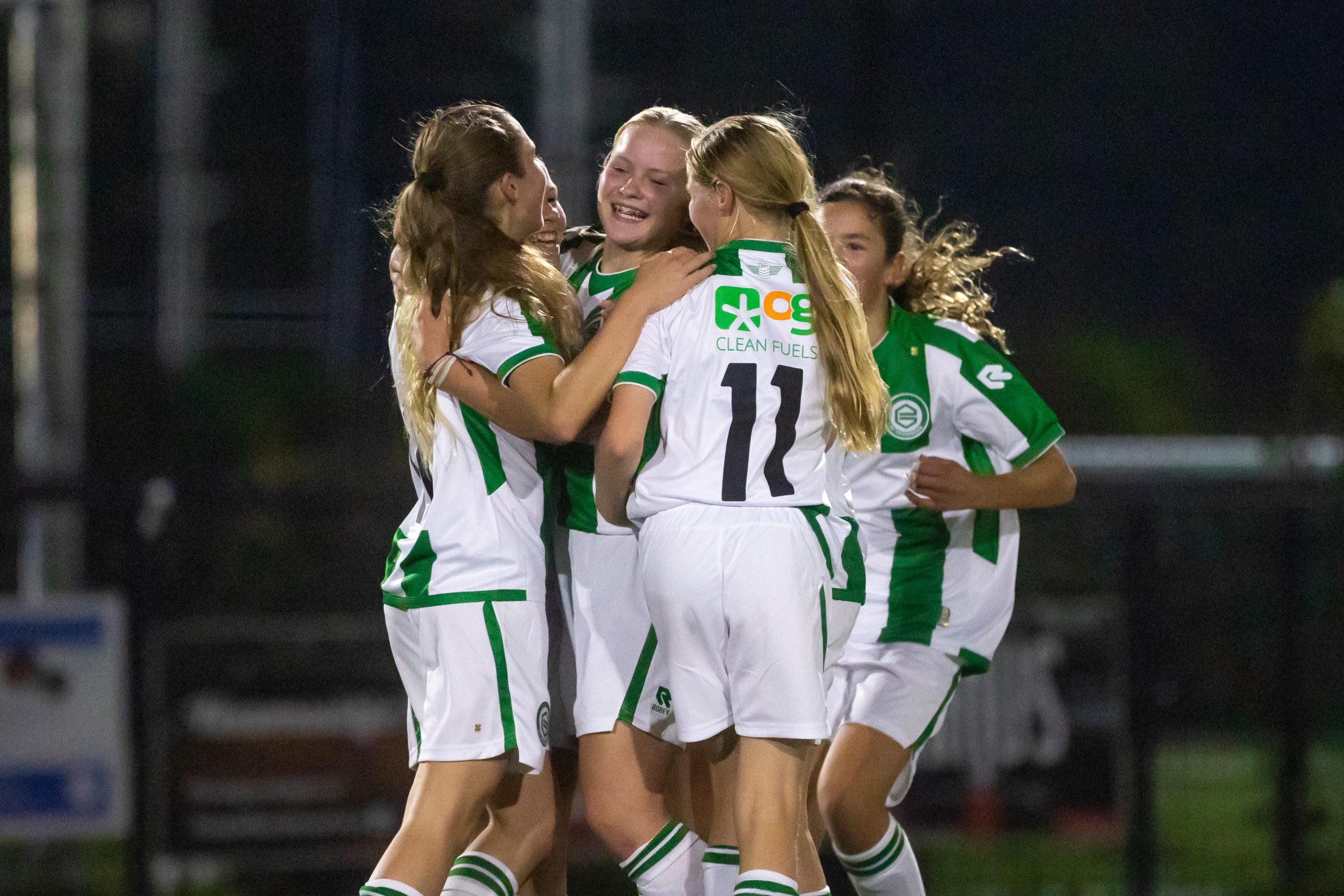 Een Stap Extra: FC Groningen meiden spelen eerste wedstrijd - FC Groningen