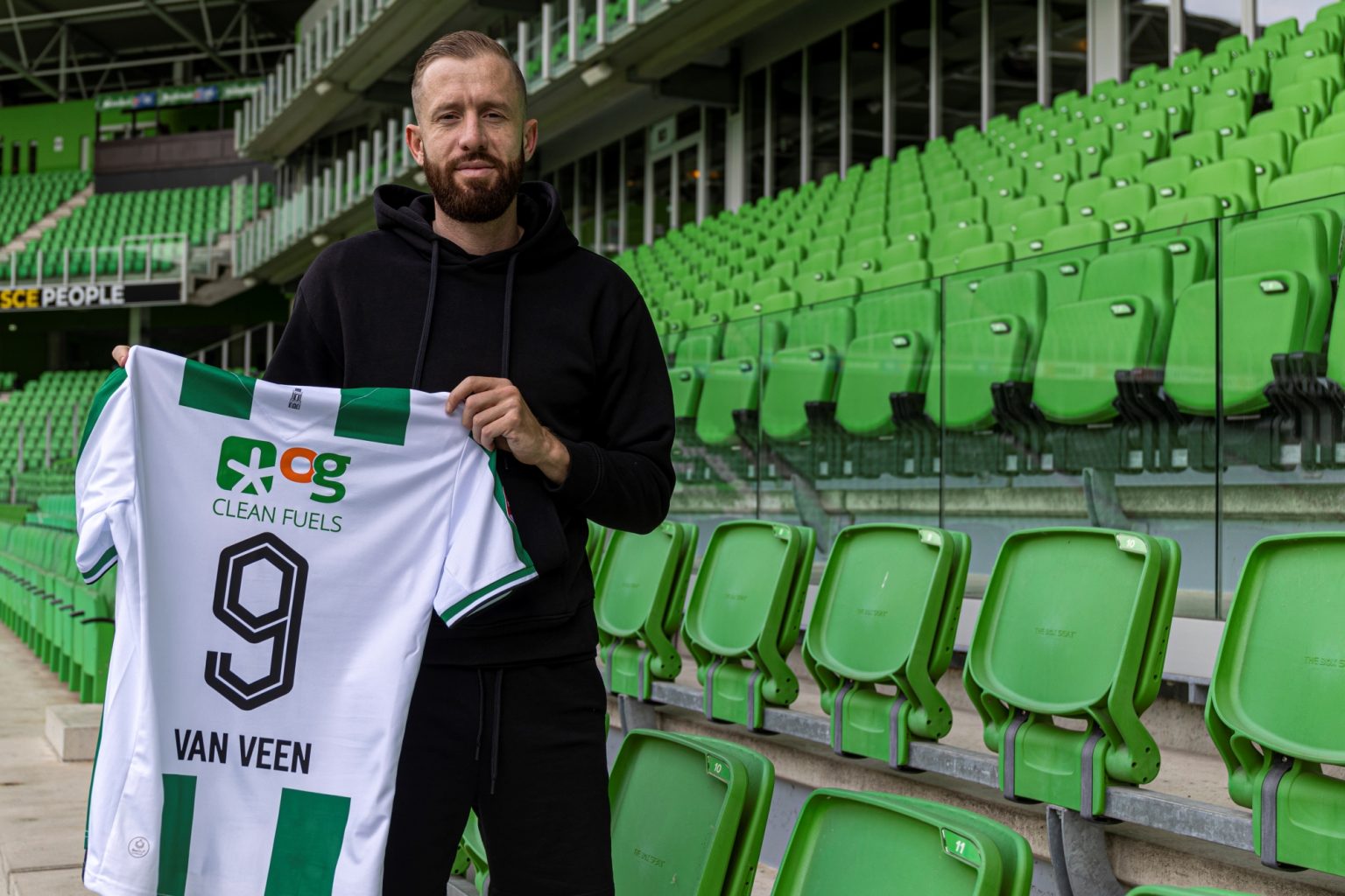 FC Groningen haalt topschutter Van Veen naar Nederland - FC Groningen