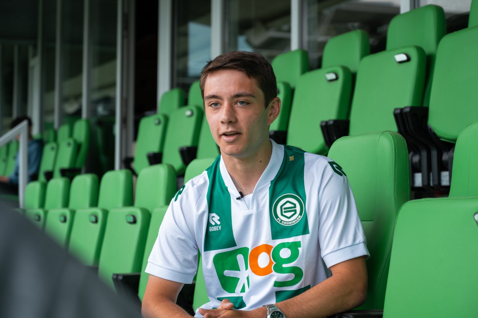 Roy Leicester tekent eerste profcontract in Euroborg - FC Groningen