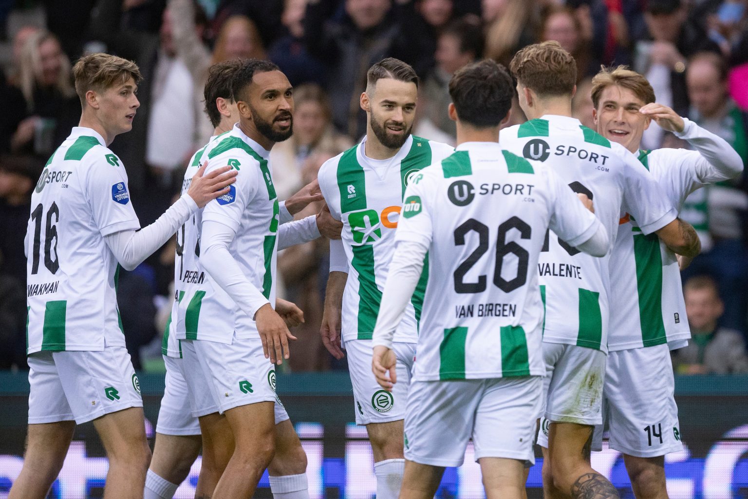 FC wint in sfeervol Euroborg met ruime cijfers van Heracles - FC Groningen