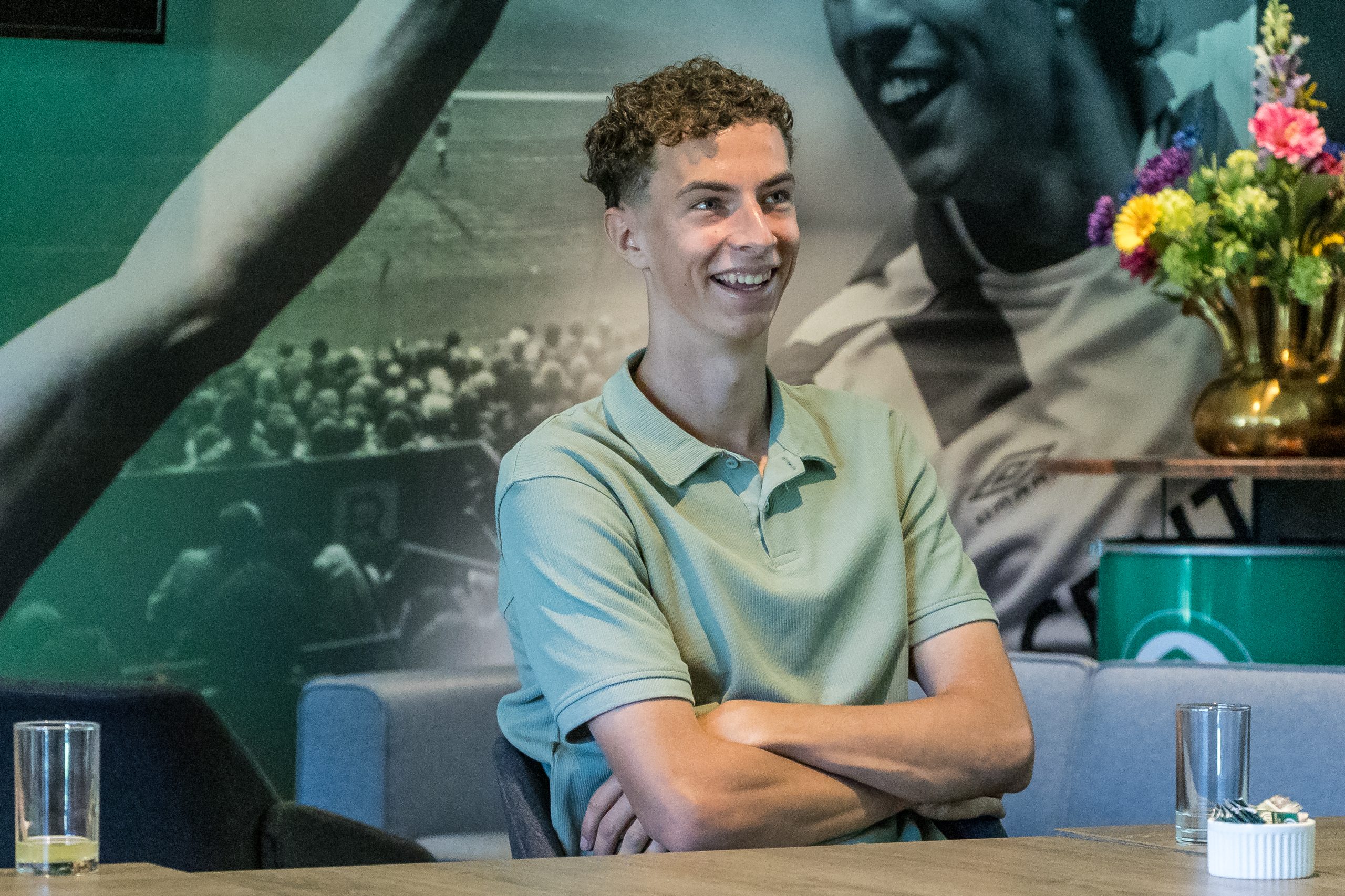 Eerste profcontract voor Mark Hoekstra bij FC Groningen - FC Groningen