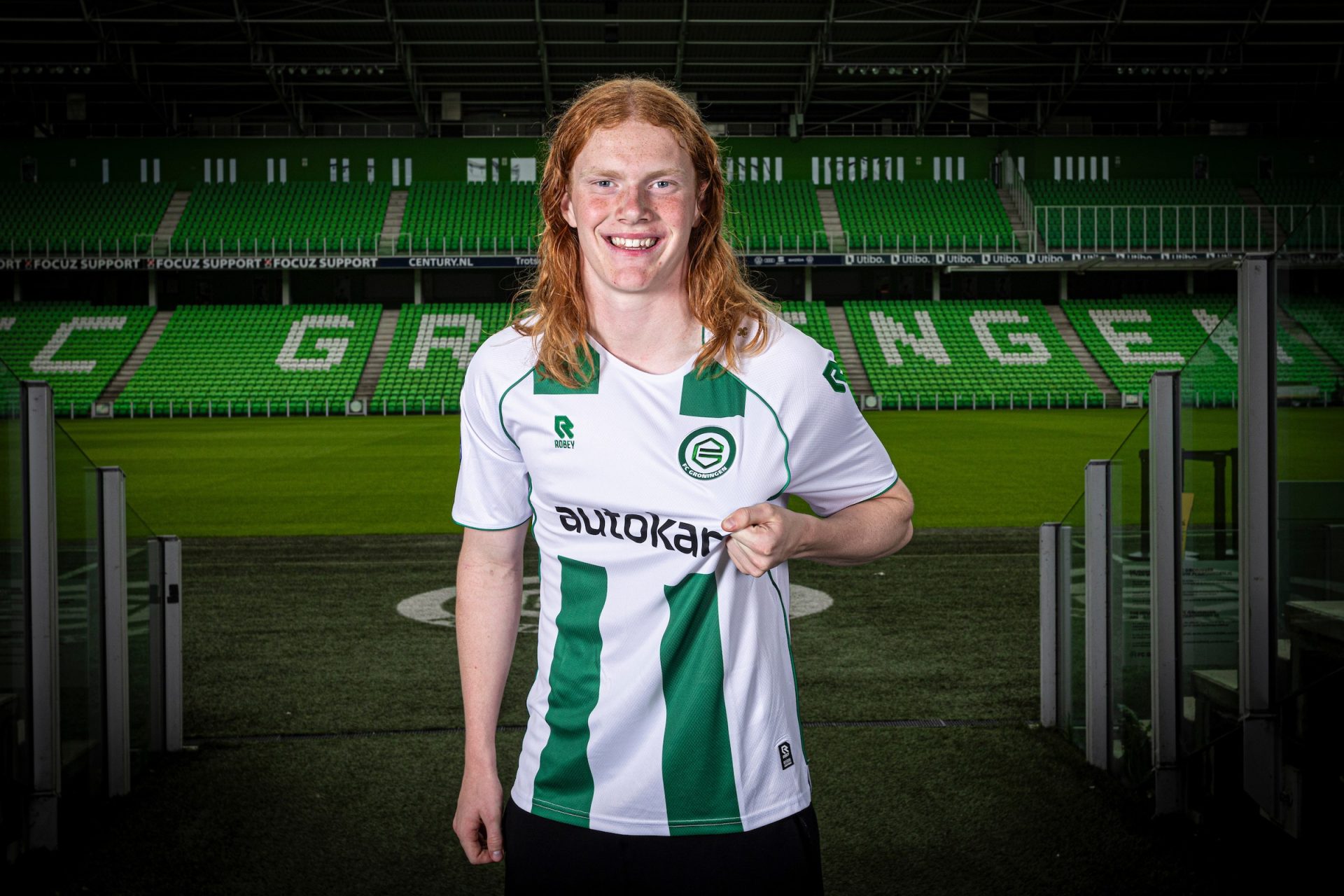 FC Groningen haalt jonge verdediger Van der Laan naar Nederland - FC ...