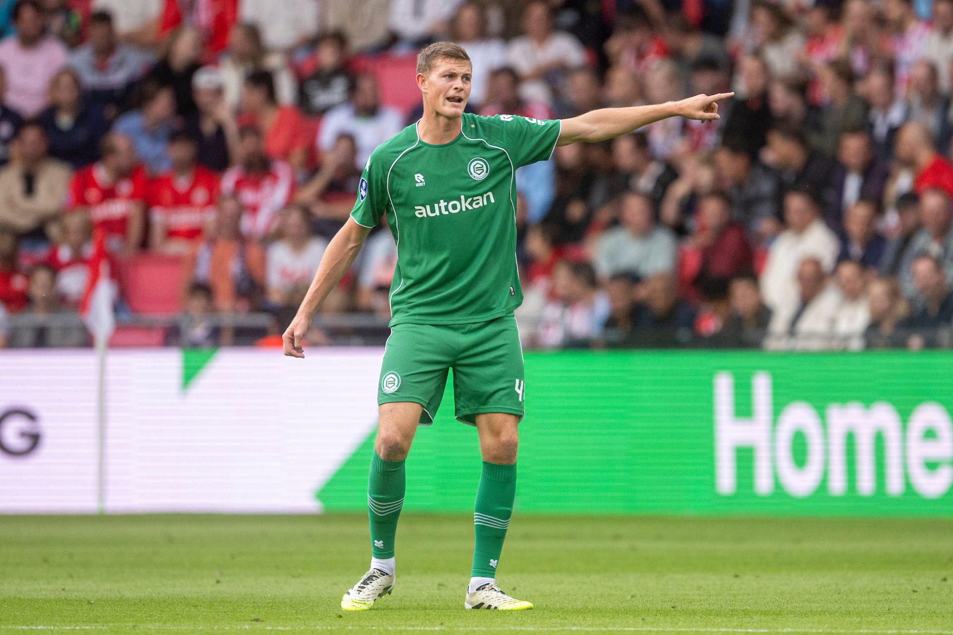 Strijdend FC verliest in Eindhoven van landskampioen PSV - FC Groningen