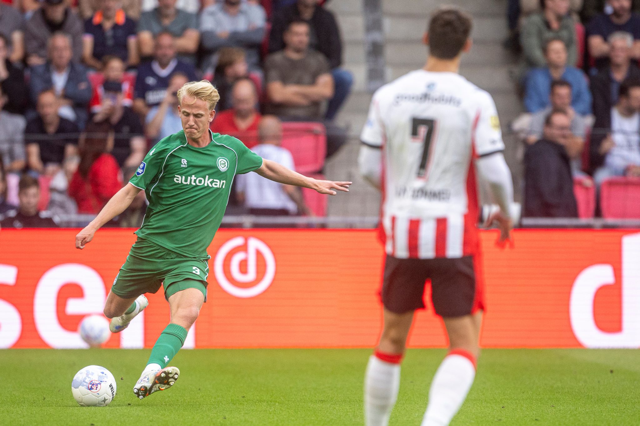 Strijdend FC verliest in Eindhoven van landskampioen PSV - FC Groningen